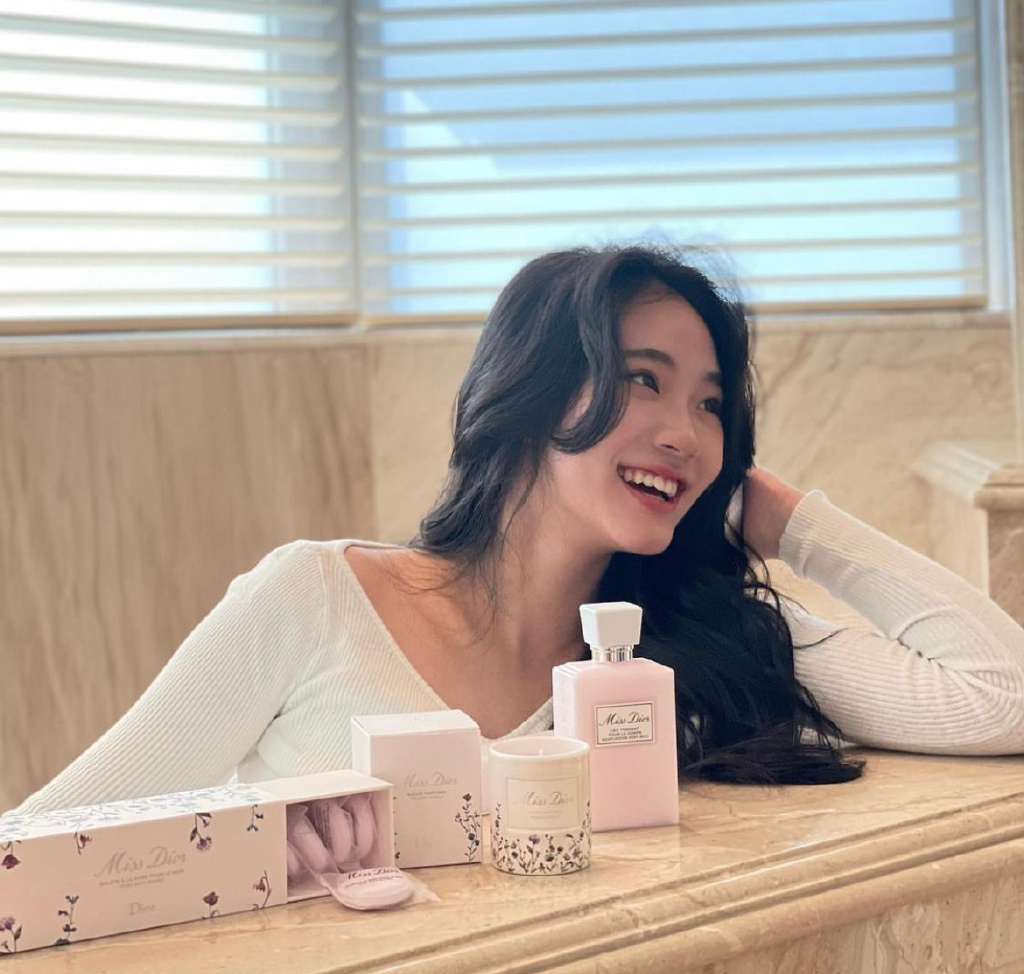 A recent photo of Xiao S's second daughter is on the hot search ...