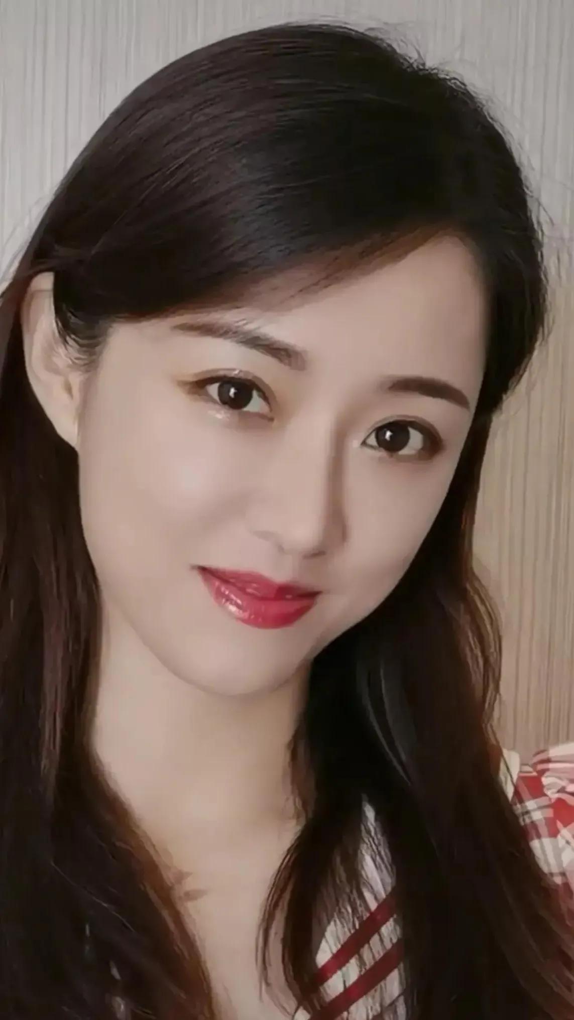 Hu Yixuan, Zhang Sanni, who is more beautiful? - iNEWS