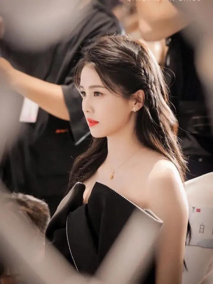 Bailu's original name: Bai Mengyan, born in Changzhou in 1994, has a ...