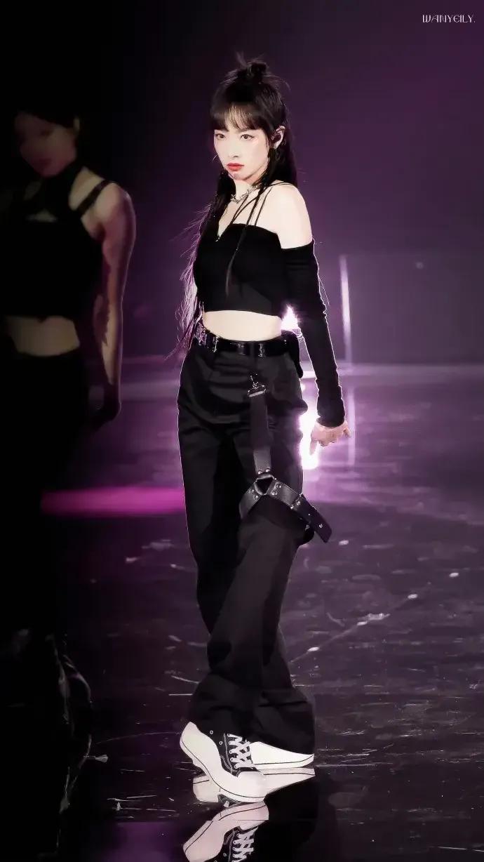 Song Qian's "Shot" reproduces the god-level stage, and the dance ...