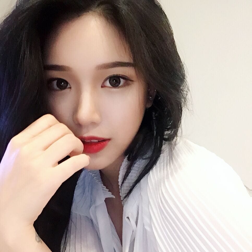 The first issue of the most beautiful Korean female artist Li Shiya - iNEWS