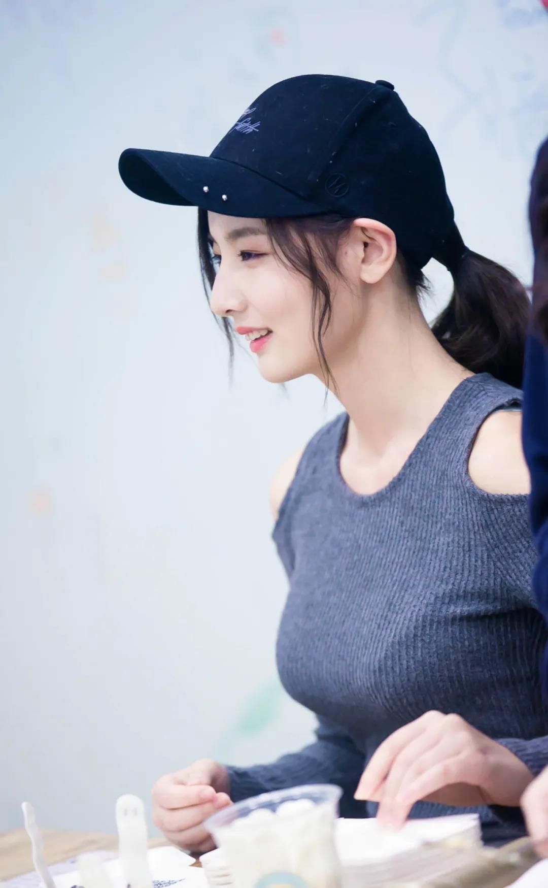 Zhao Yue, the sweet and salty treasure girl - iNEWS