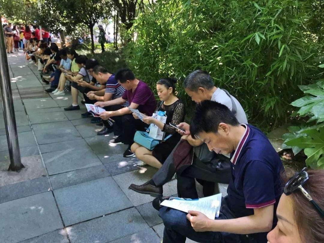 A Group of Poems and Poems of Railway Soldiers Comrades (Issue 556) - iNEWS