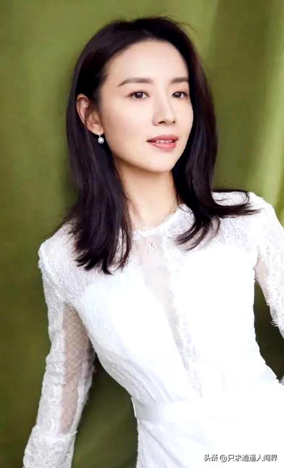 Dong Jie: Relying on her 43-year-old body, she became a hot search - iNEWS