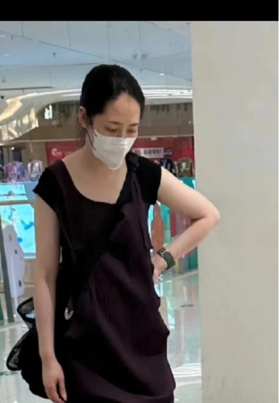 Guo Biting was haggard and was photographed with her baby. Is the fairy ...