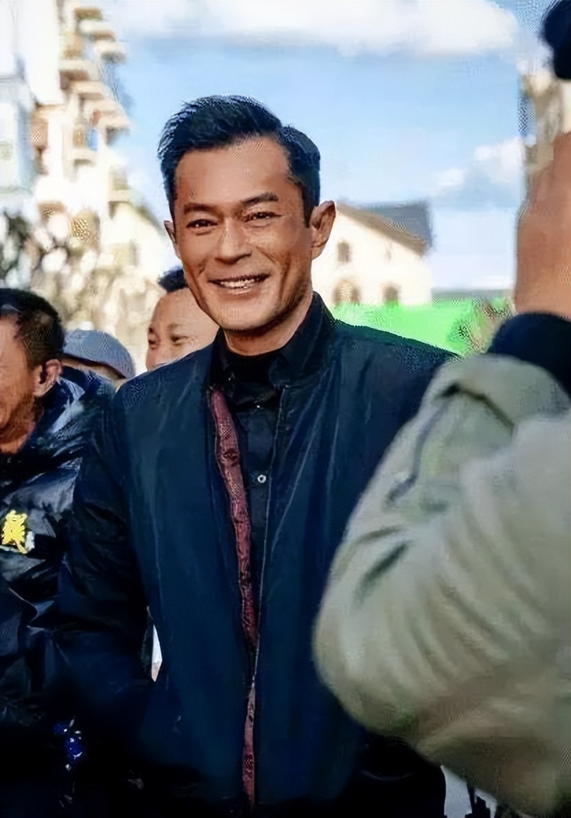 TVB old drama bone box office hit the street, "charity actor" no one ...