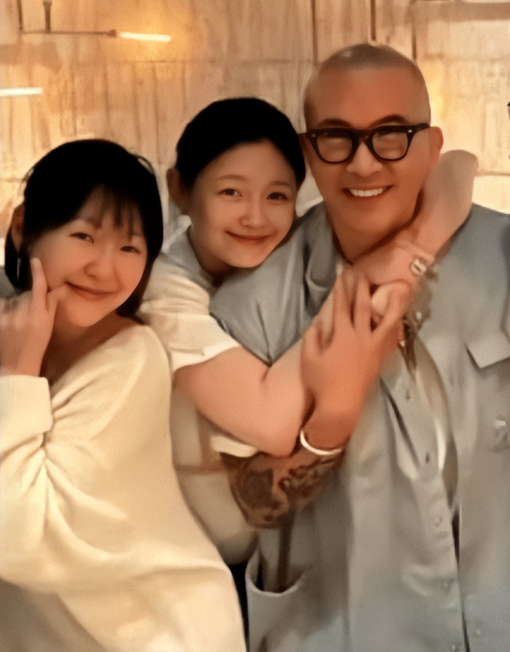 Big S's Valentine's Day photos sparked controversy! The arms are ...