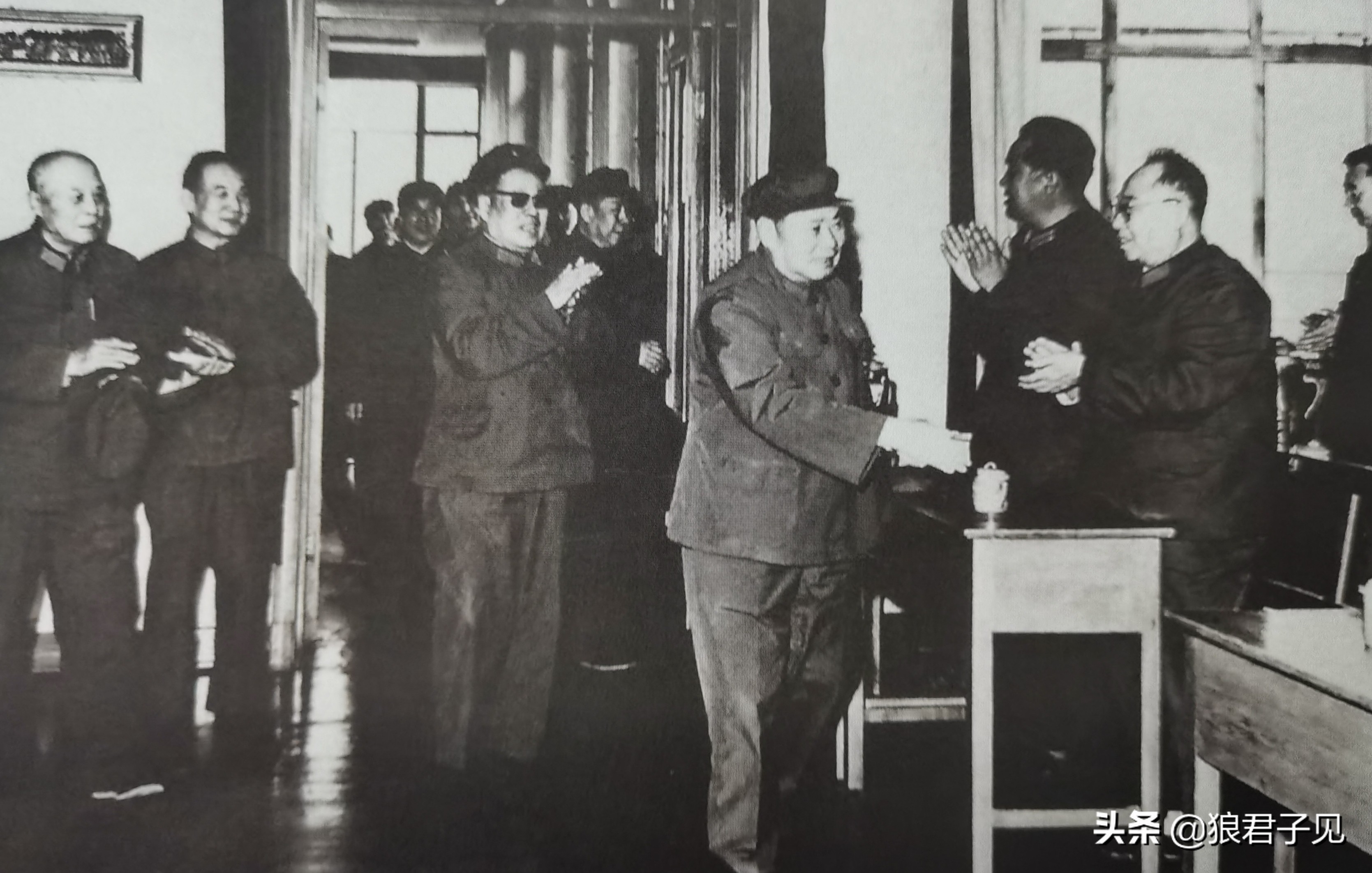 Old photos of Yang Dezhi in his early days as chief of the general ...
