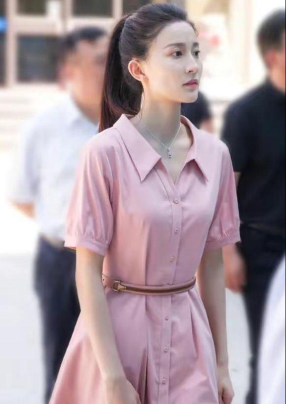 Sun Yang's 25-year-old girlfriend looks so beautiful! Wearing a pink ...