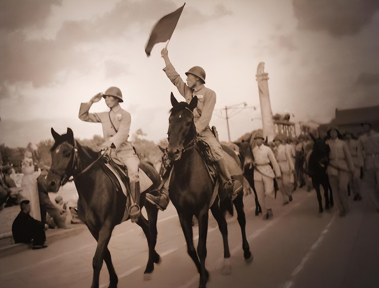 In the military parade of the founding ceremony, how did the cavalry ...