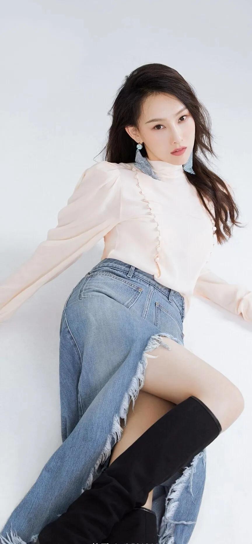 Celebrity photobook "Li Xinyue" - iMedia