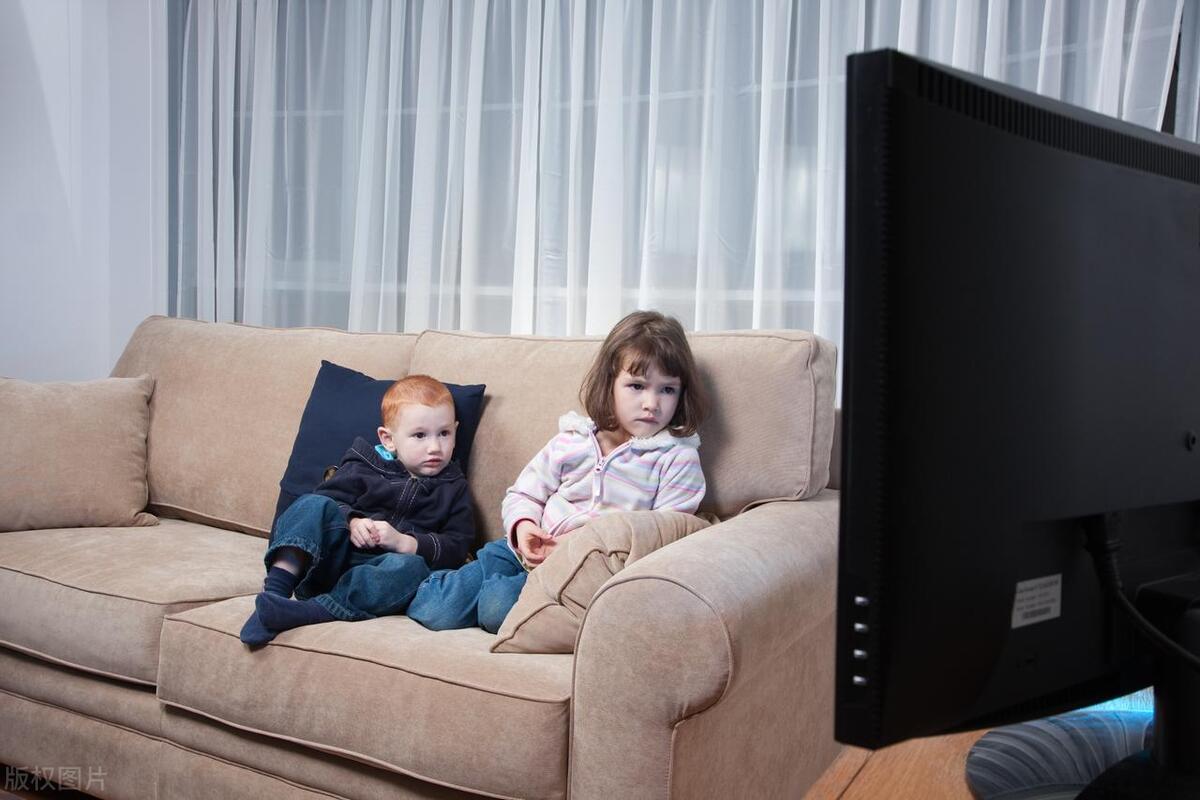 Children who often watch TV before the age of 3 and children who don't ...