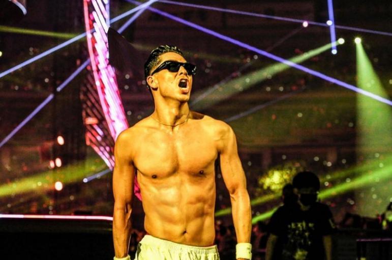 Lin Chiling's husband performs a strip show with muscles!8-pack abs ...