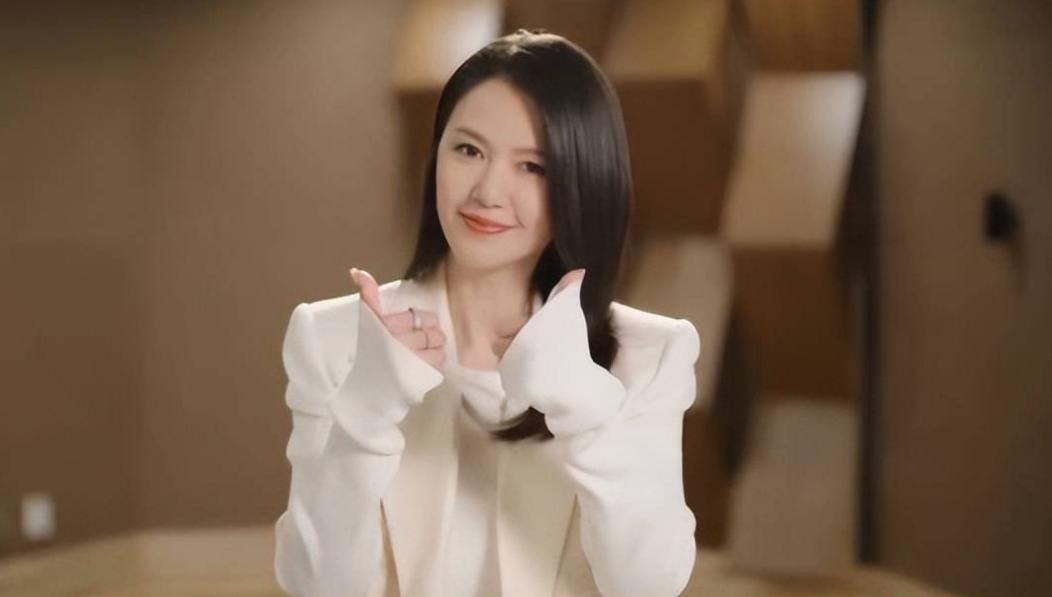 Tan Weiwei debuted in the talent show, with a natural and beautiful ...
