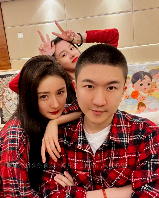 Zhang Dada and Yang Mi gathered in a mansion to share an exquisite New ...