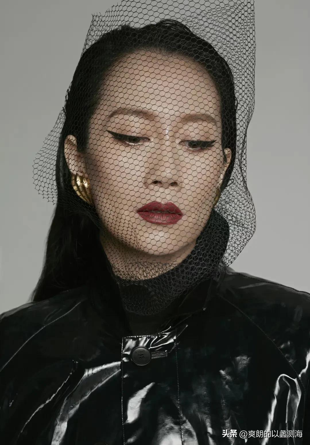 Beauty in the Torrent:Wen Zhengrong - iMedia