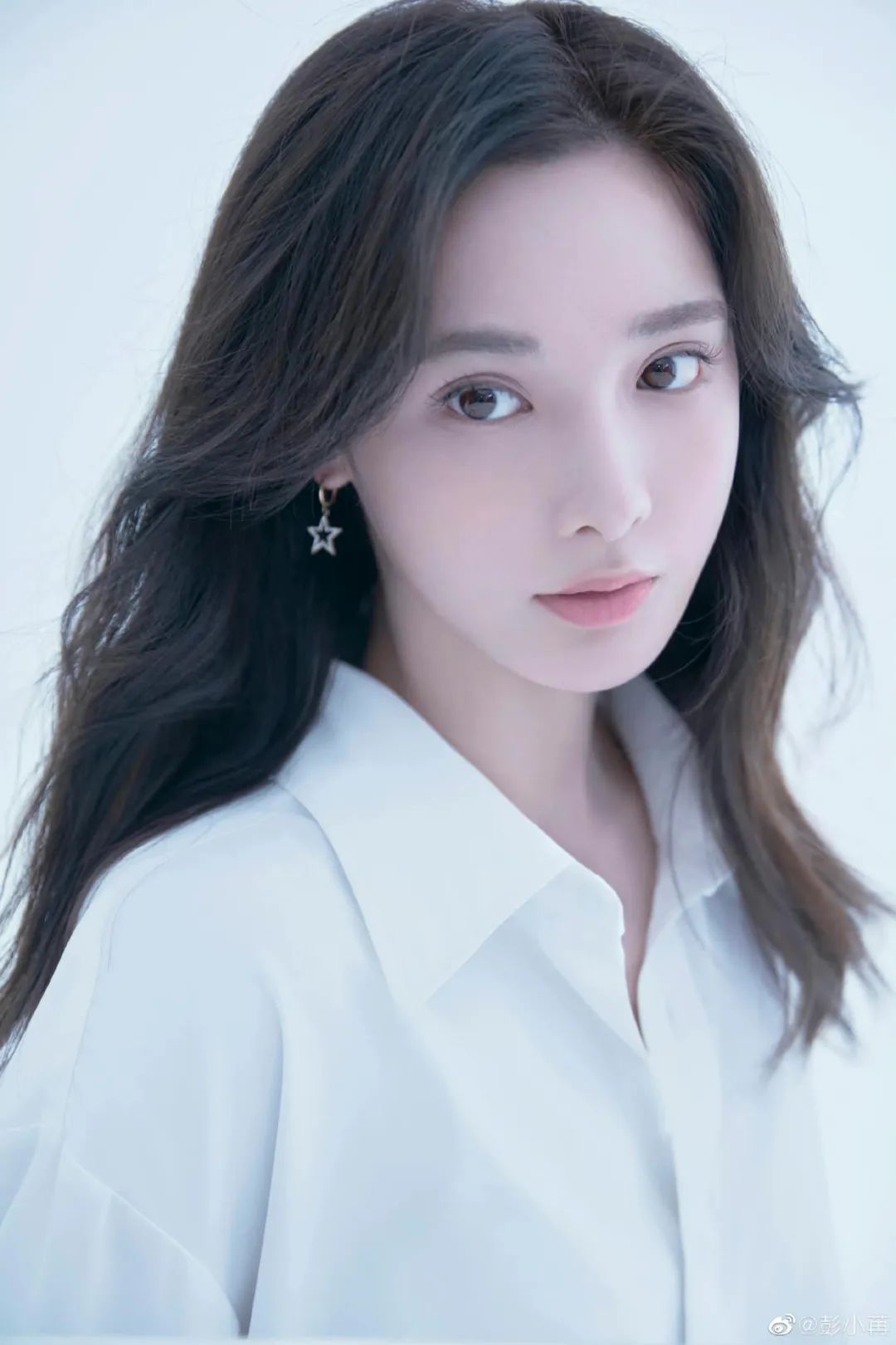 Peng Xiaoran: You deserve to be the host, you don't look at the camera ...