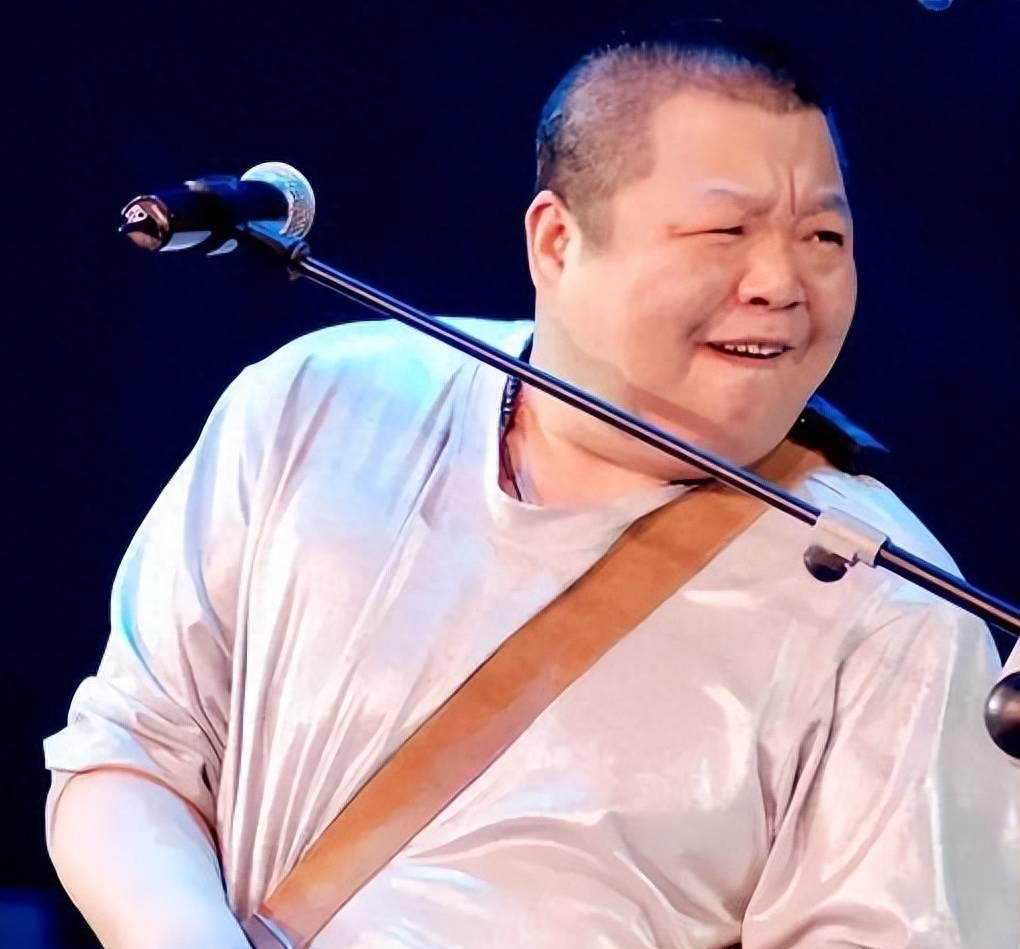 Zang Tianshuo couldn't swallow this breath after he smashed up Na Ying's concert and was beaten ...