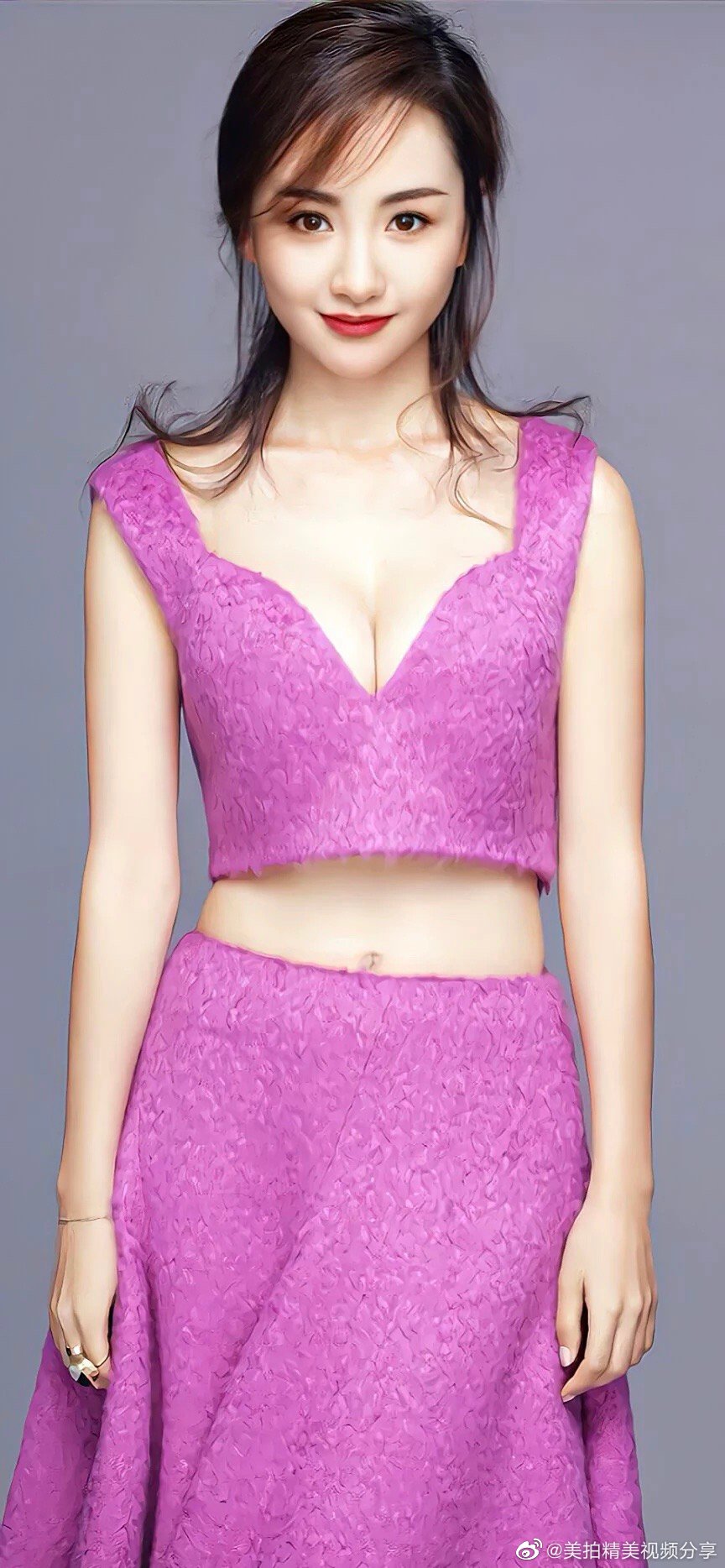 楊蓉各式性感美圖很有料！她雪膚玉貌身材豐滿絕對火辣 - 資訊咖