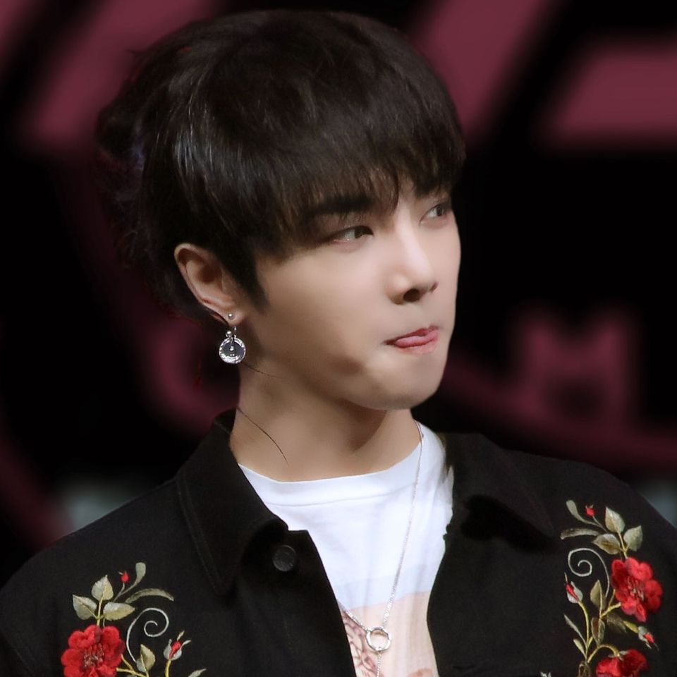 Wang Yueyi, 32-year-old Hua Chenyu's rumored girlfriend - iNEWS