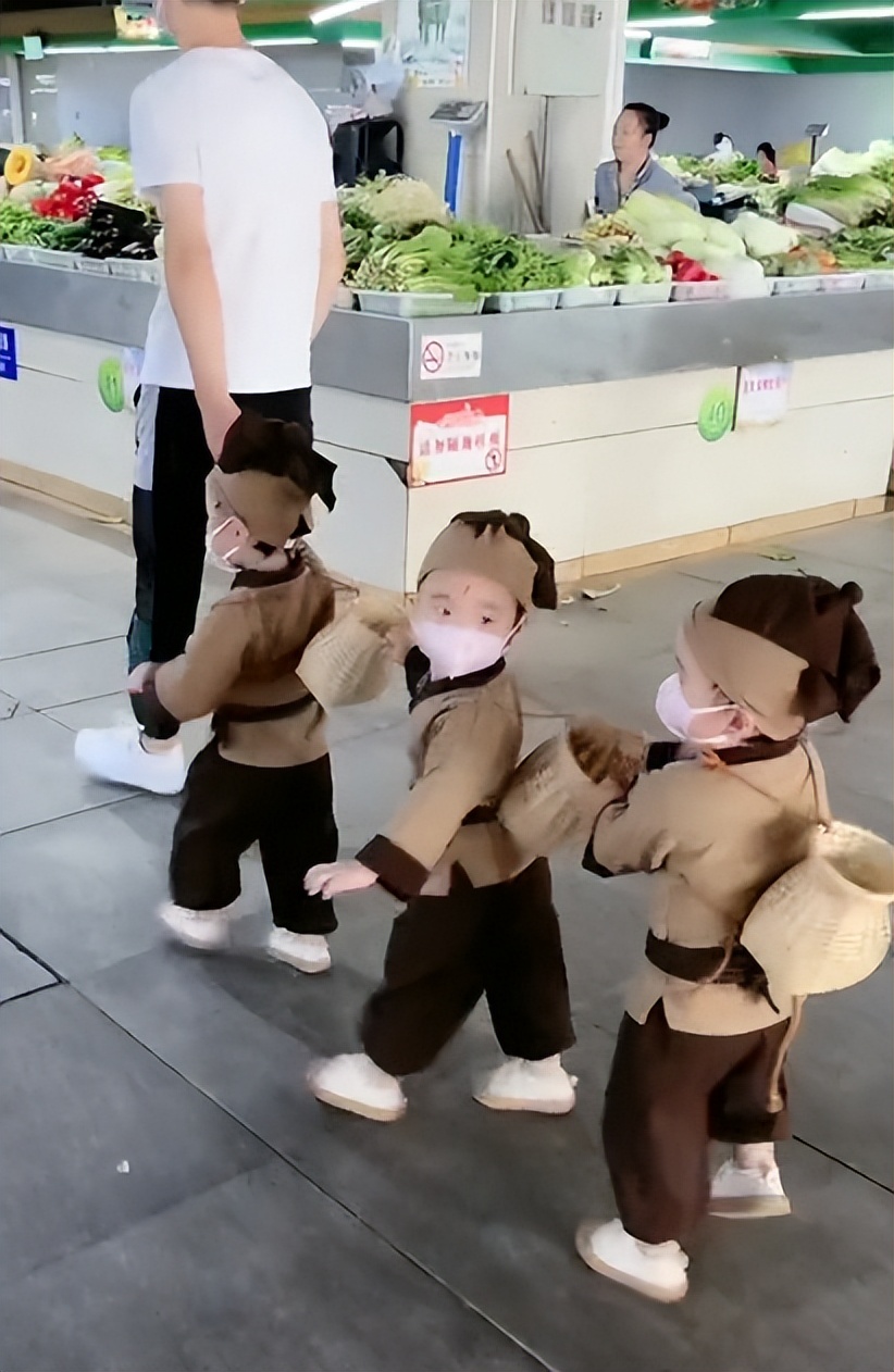 The three daughters of the Hu family: the "most harmonious" triplets on ...