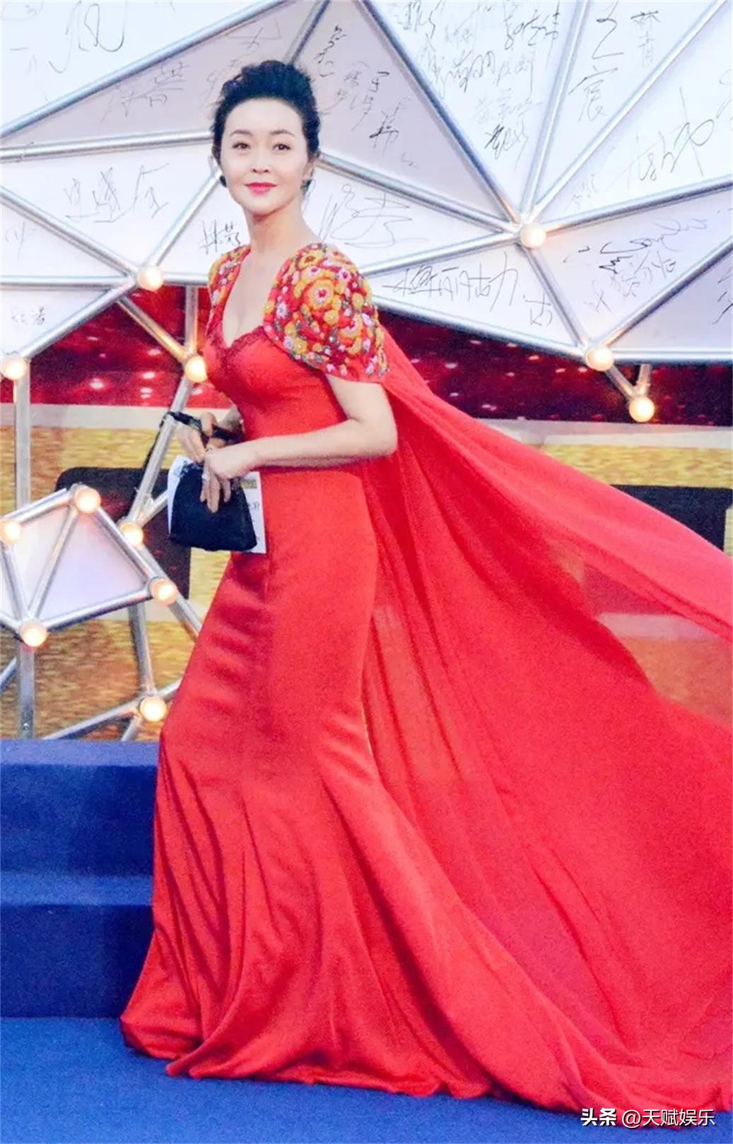 Actress Fang Xiaoli who played Sun Yan in the TV series "Workplace is a ...