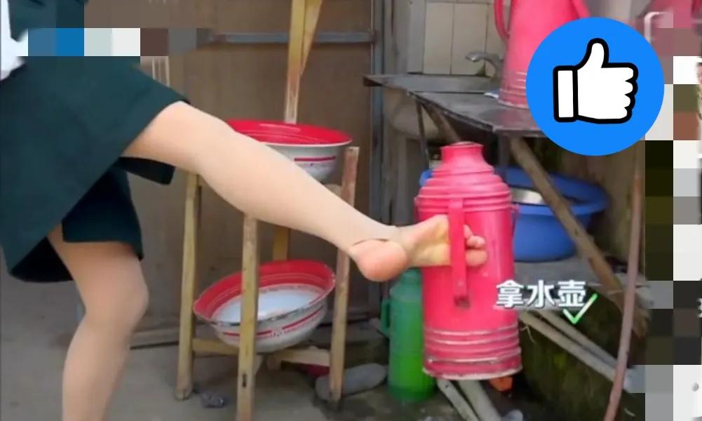 Armless girl Yang Li challenges self-transformation for 180 days to ...