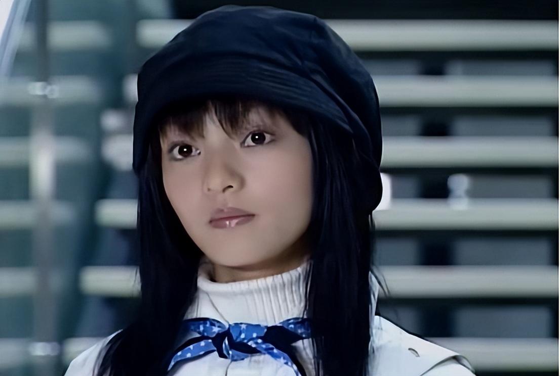 "Angel with Broken Wings" Angela Chang: Flying Wings, Flying Against ...