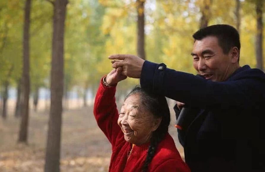 At that time, 26-year-old Li Yucheng married 58-year-old Ma Yuqin. The ...