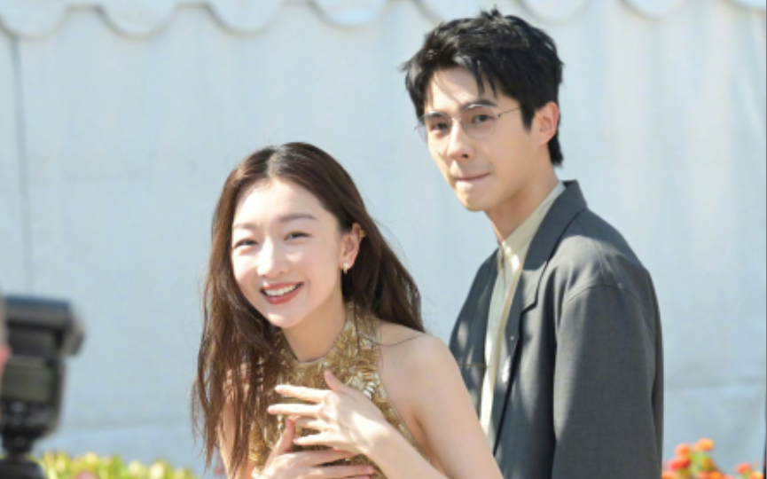 Zhou Dongyu and Liu Haoran's hot and intimate bathroom scene! Large-scale pure blogger eyeballs ...