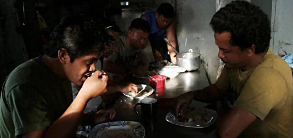 Filipino soldiers who danced with rats: Suffering from skin disease and ...