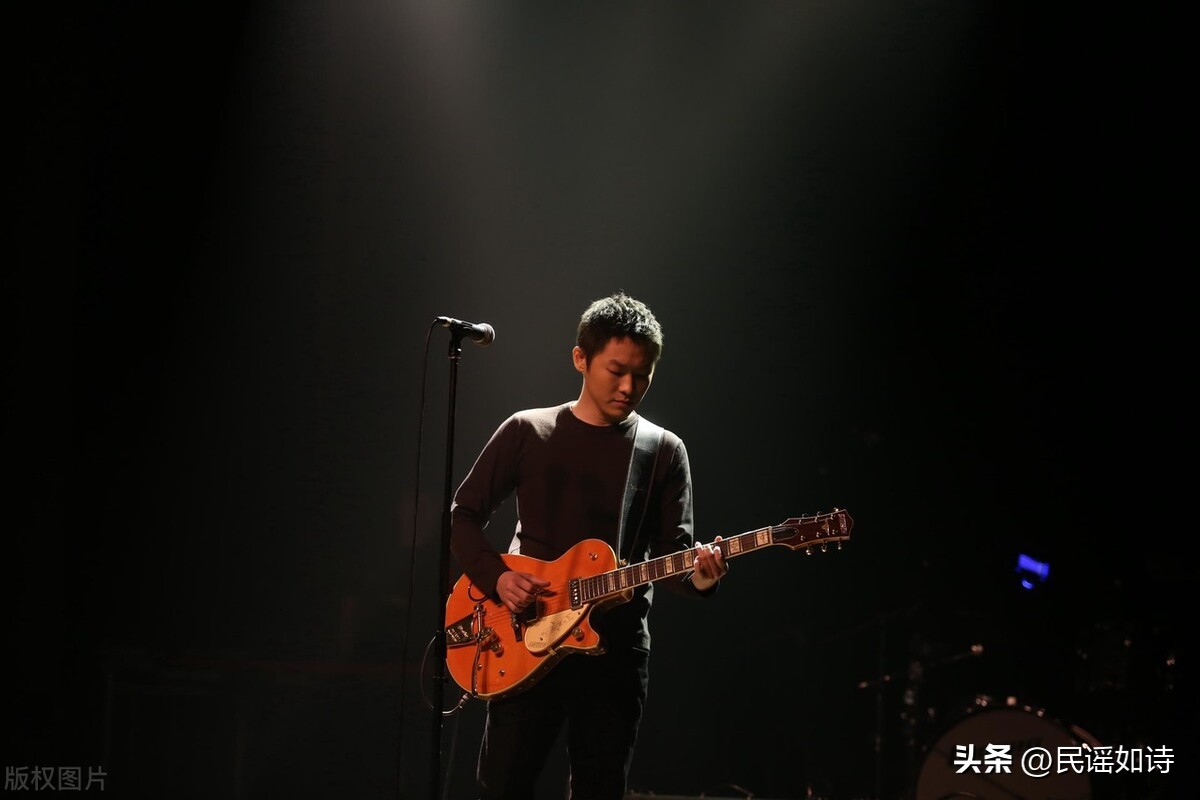 The star of hope in the Chinese rock music scene - Liang Bo - iNEWS