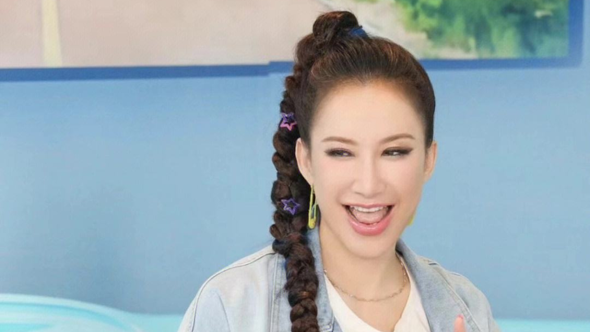 Sister Coco Lee and her mother went back to Wuhan to visit relatives ...