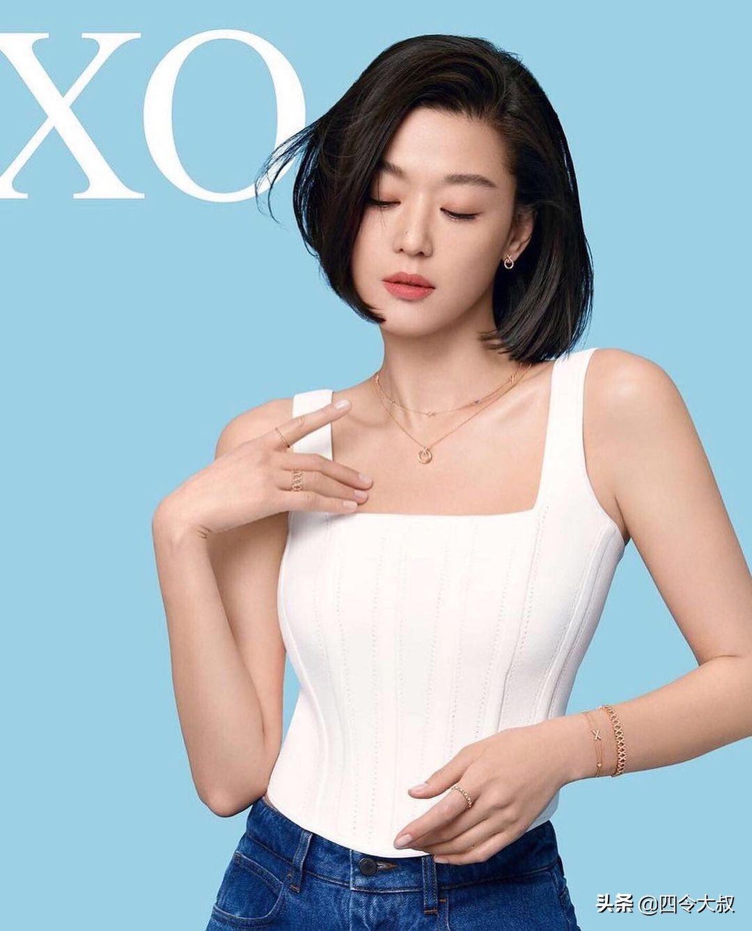 40-year-old Quan Zhixian's slender and beautiful legs are exposed ...