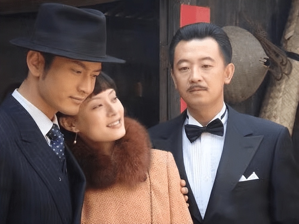 In 2014, when Huang Haibo was released from prison, Qu Zhazha resolutely married him despite his ...