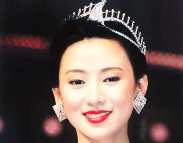 Weng Hong, who became a famous actress in Hong Kong, successfully ...