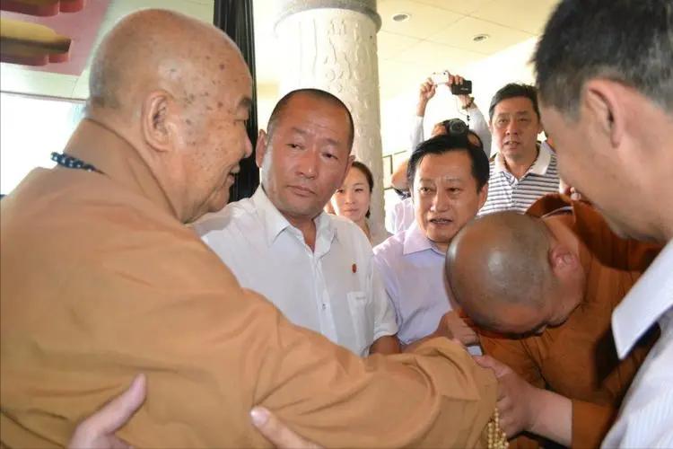 Taiwanese monks "go home" to protect the thousand-year-old Buddha head ...