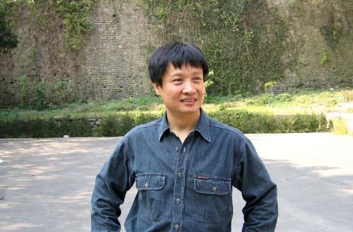 Yan Weiwen: Accompanying his wife to fight cancer for 32 years, his son ...