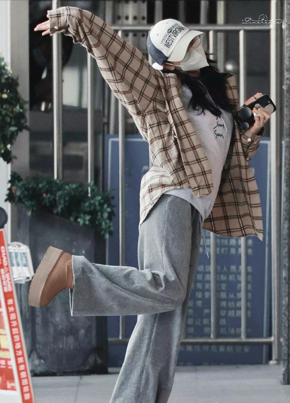 Good things are coming soon? Di Lieba showed up wearing a diamond ring ...