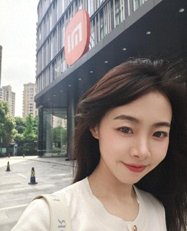 Lu Weibing announced that Xiaomi's "most beautiful product manager" has ...