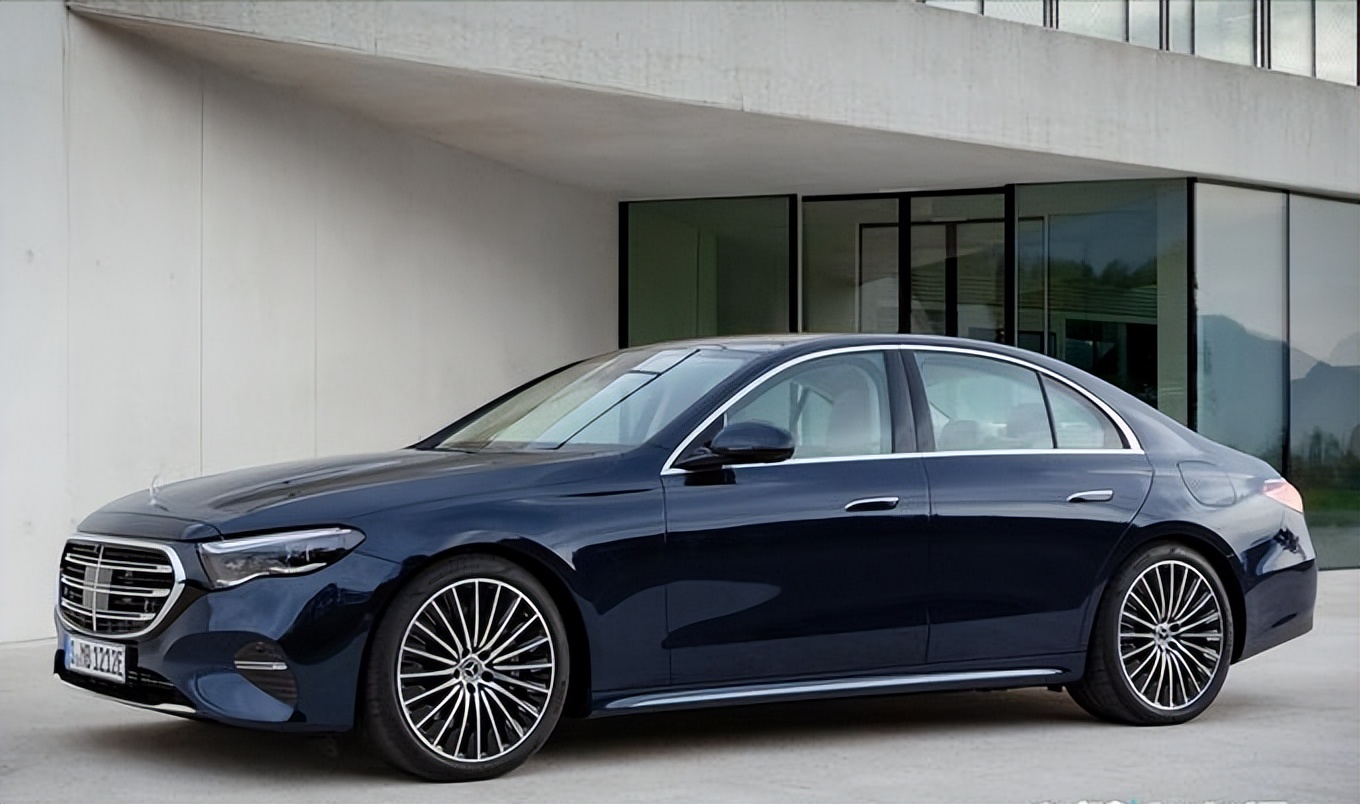 The long wheelbase of the Mercedes-Benz E-class is extended, and the ...