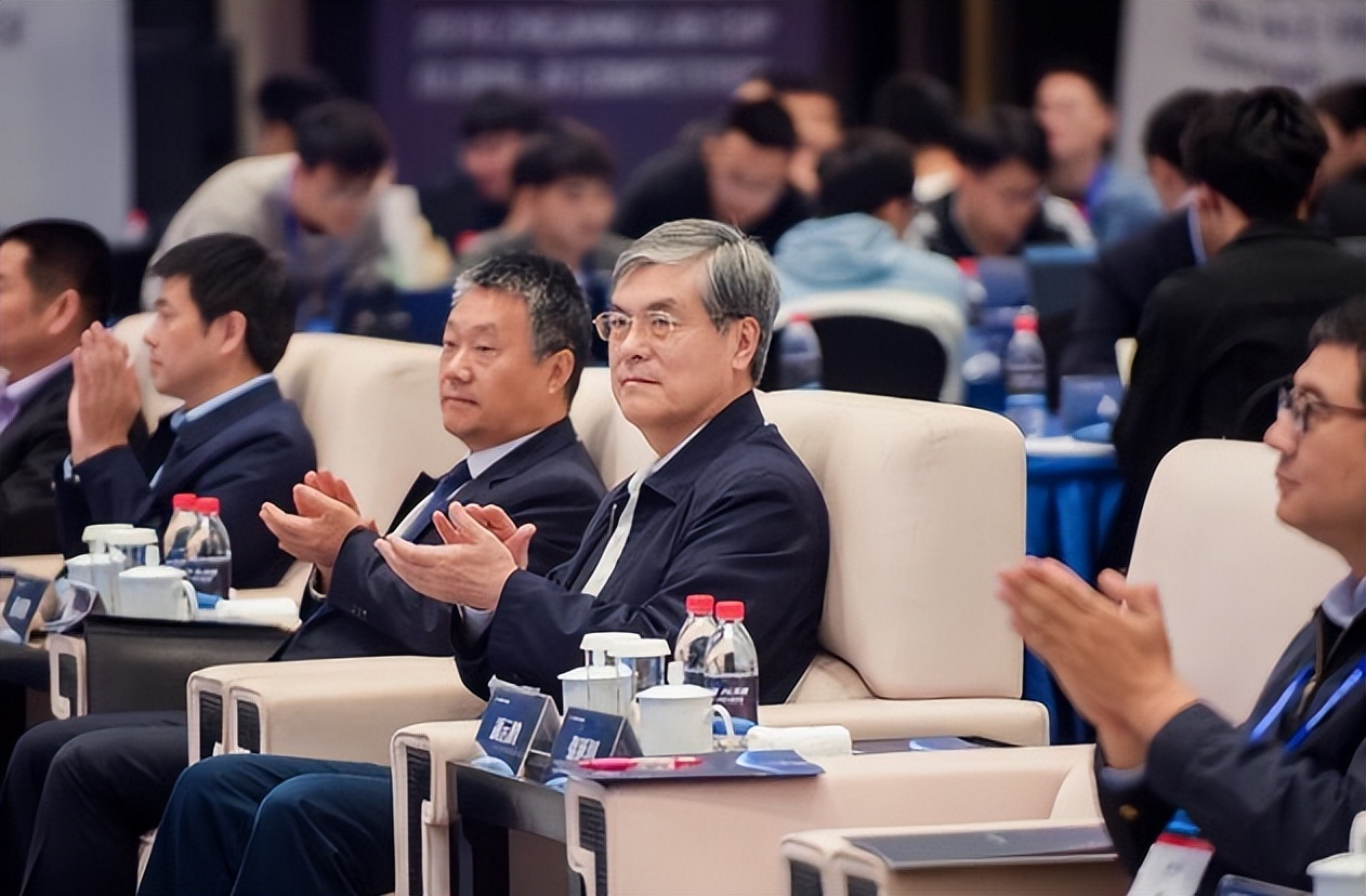 Who said that programmers are more popular when they are old?You only ...