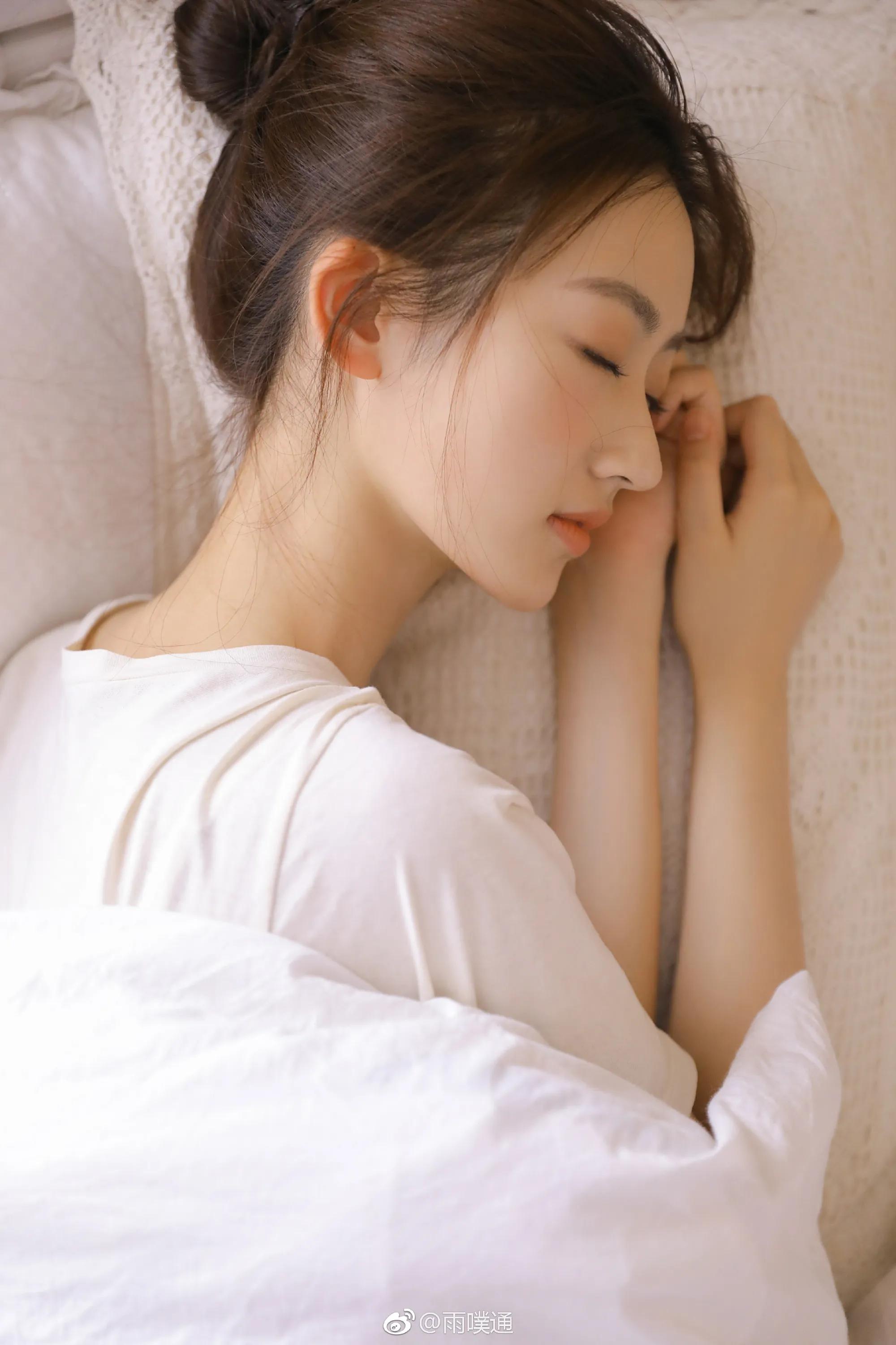 Beautiful picture of Yang Yutong - iNEWS