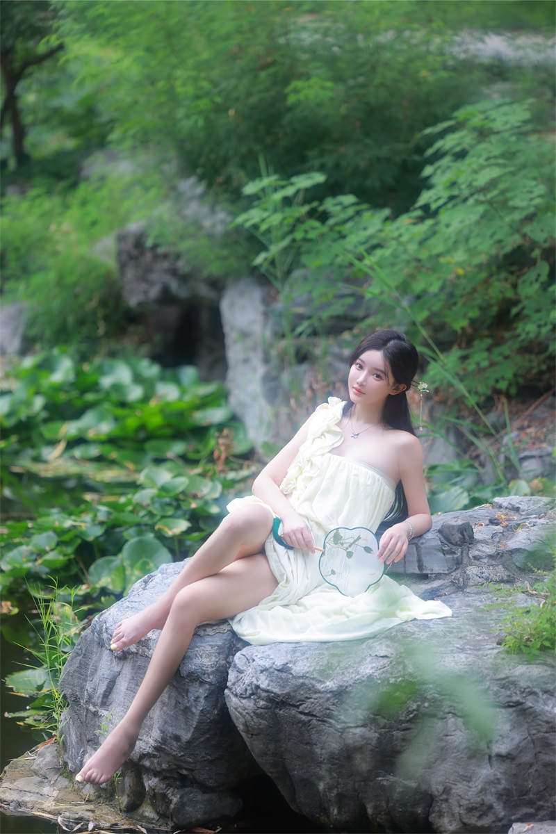 Sun Xinya's ancient style photo exposure, with a gentle temperament ...