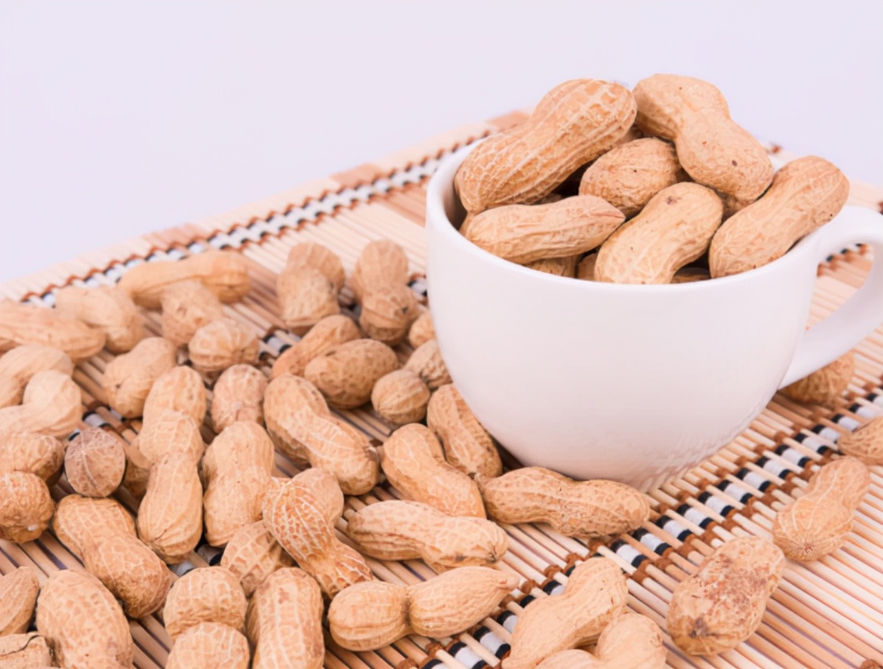 Get up early and insist on eating a few peanuts on an empty stomach ...