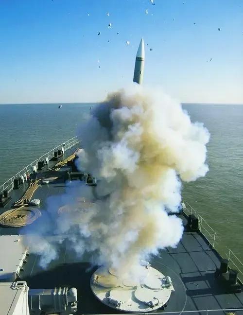 Attack on the southeast coast of China! Dongfeng 17 missile locks ...