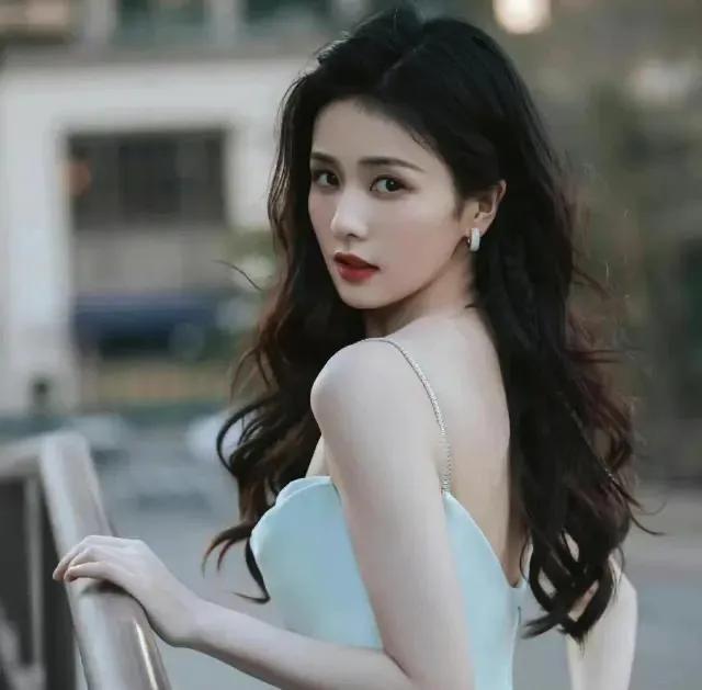 Bailu is the most beautiful in the entertainment industry, with a sexy ...