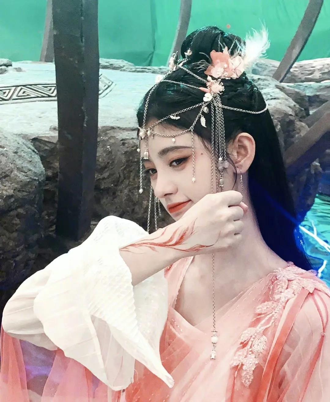 The old evil who made his fortune by scolding Ju Jingyi, never thought ...