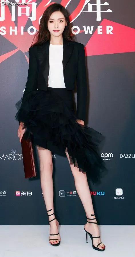 Star beautiful legs Tang Yan (1) - iMedia