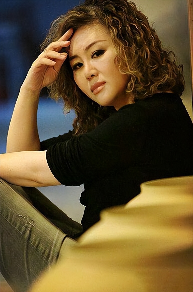 "CCTV famous" Fang Jing retired due to "Spygate", 44-year-old guest ...